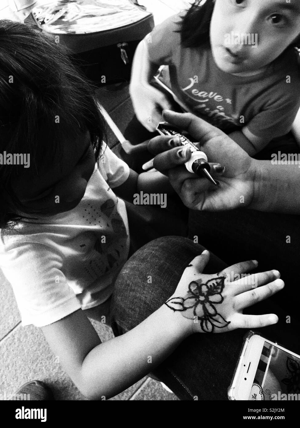 Mani disegno Foto e Immagini Stock in Bianco e Nero - Alamy