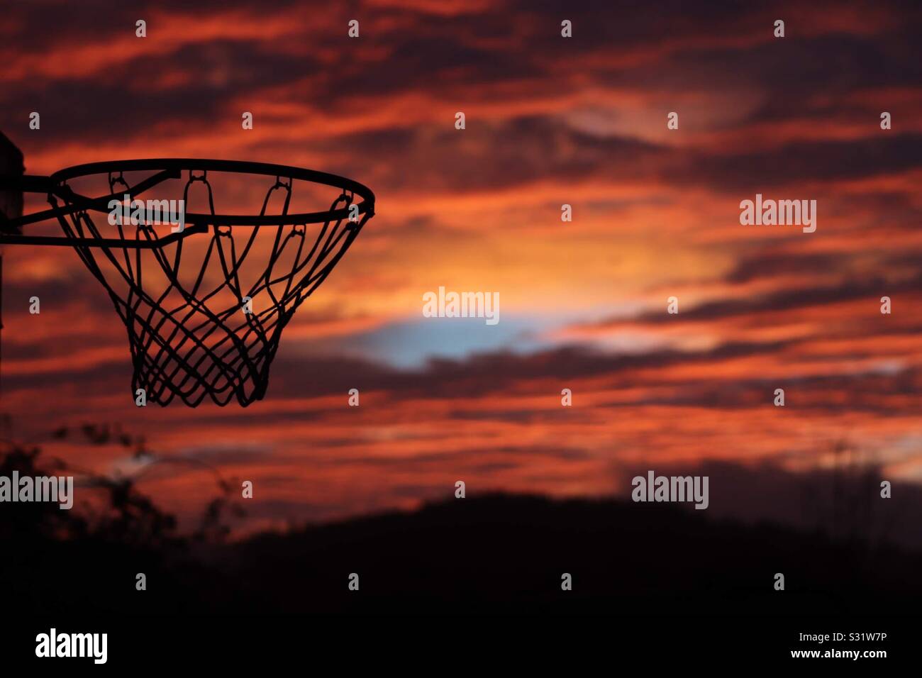 Sagoma del canestro da basket immagini e fotografie stock ad alta ...