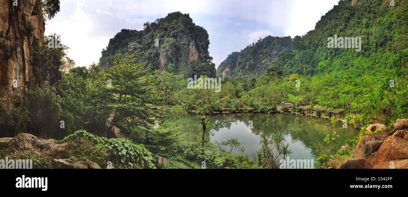 Lago Carsico Immagini e Fotos Stock - Alamy