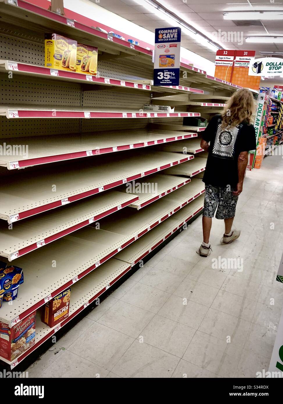 Scaffali della spesa vuoti immagini e fotografie stock ad alta ...