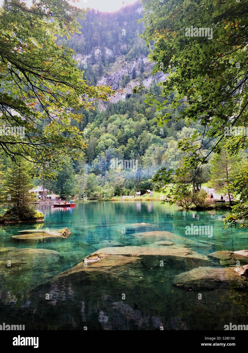 Blausee lake switzerland immagini e fotografie stock ad alta ...