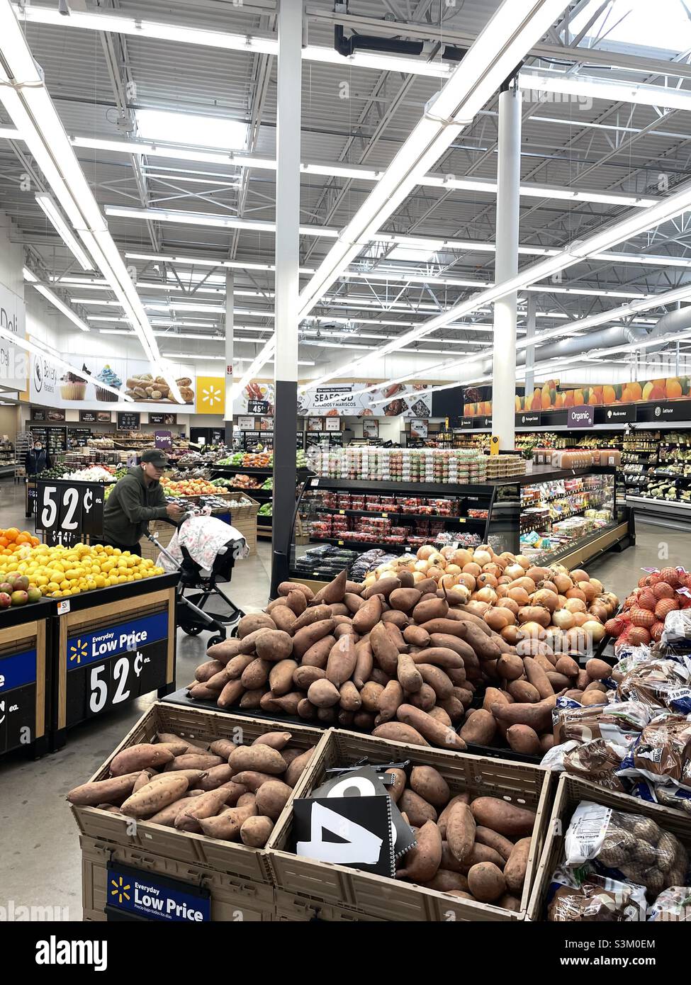 Walmart store interior immagini e fotografie stock ad alta risoluzione ...