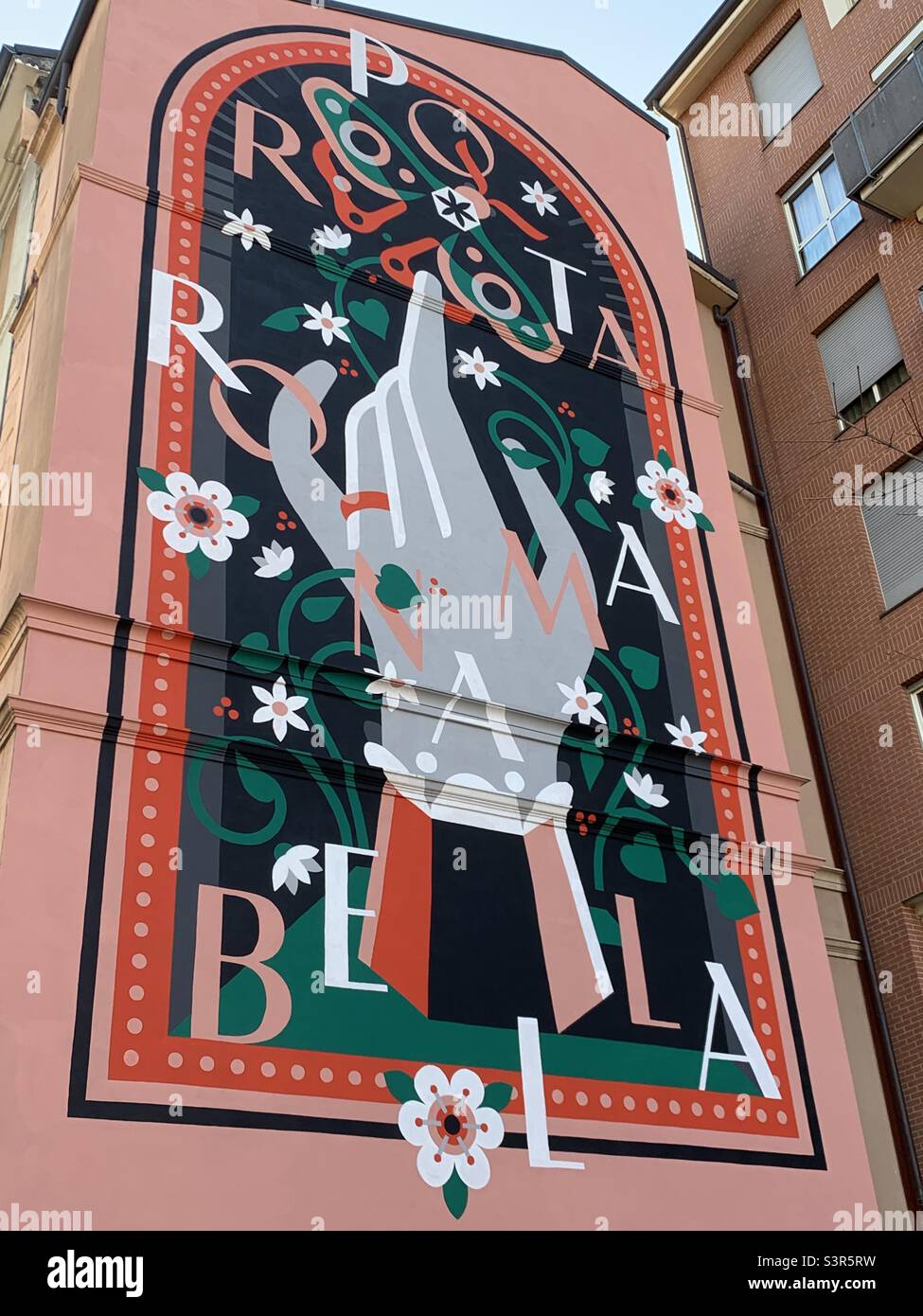 Italian graffiti immagini e fotografie stock ad alta risoluzione - Alamy