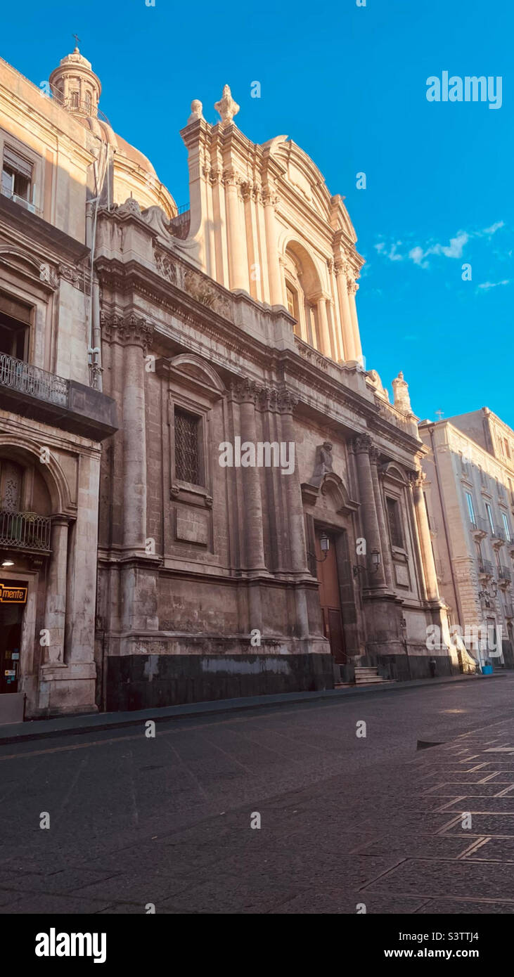 Via catania immagini e fotografie stock ad alta risoluzione - Alamy