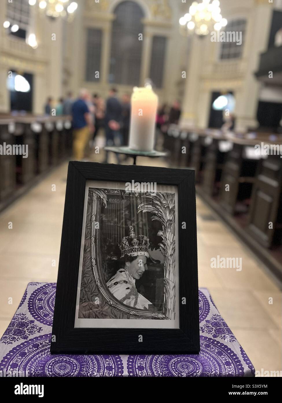 Defunta regina elisabetta ii immagini e fotografie stock ad alta ...