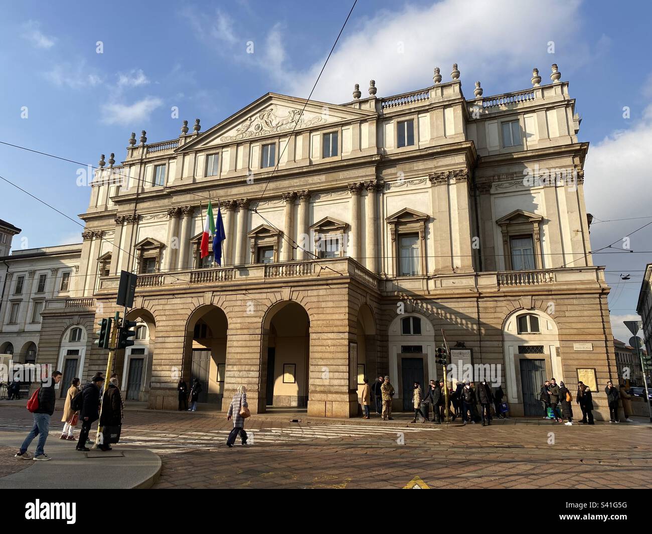 Teatro alla scala milano immagini e fotografie stock ad alta ...