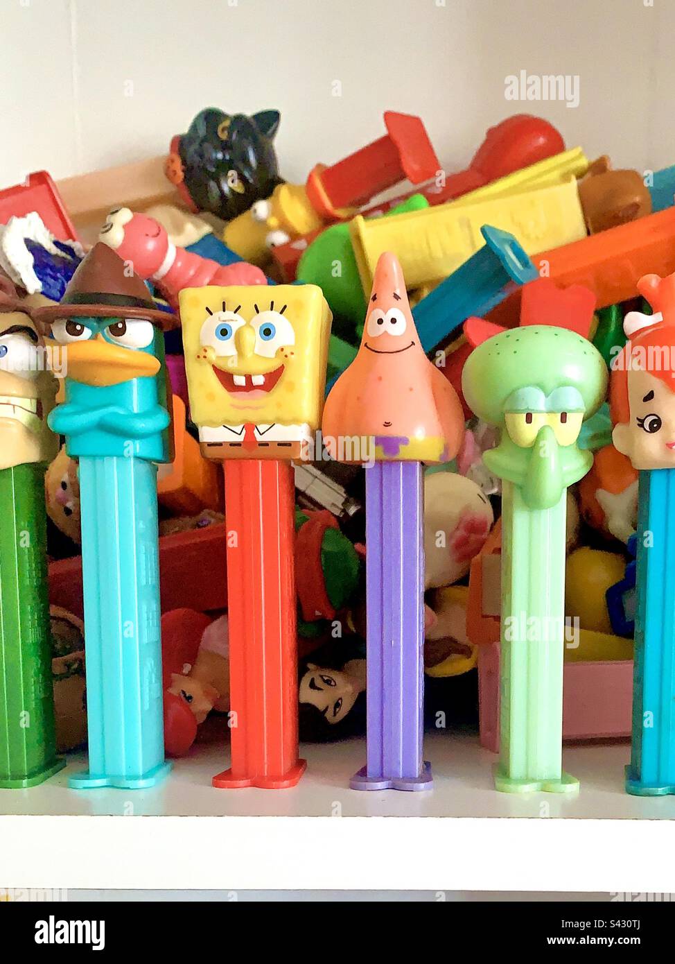 Pez dispenser immagini e fotografie stock ad alta risoluzione - Alamy