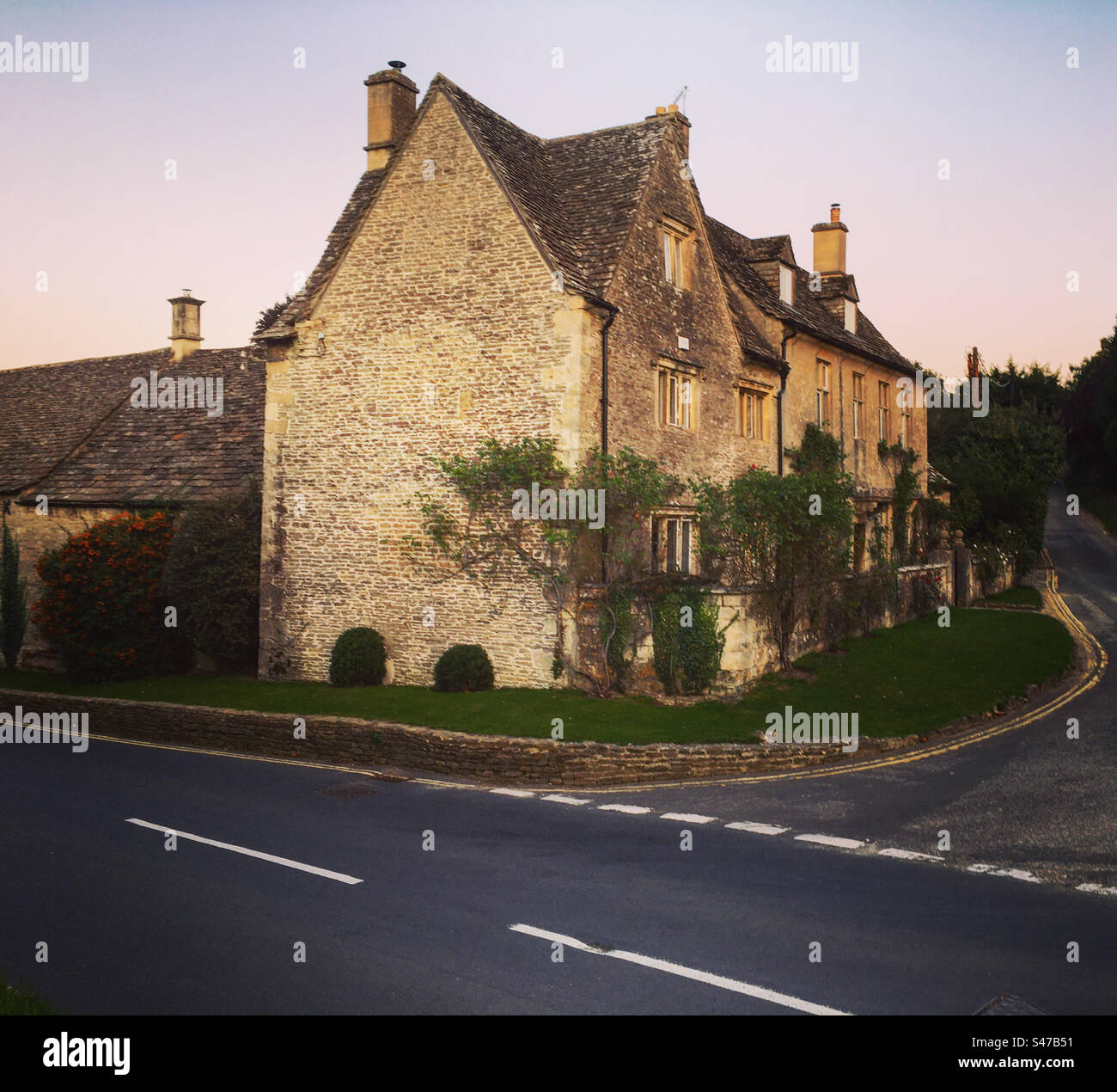 Bibury village immagini e fotografie stock ad alta risoluzione - Alamy