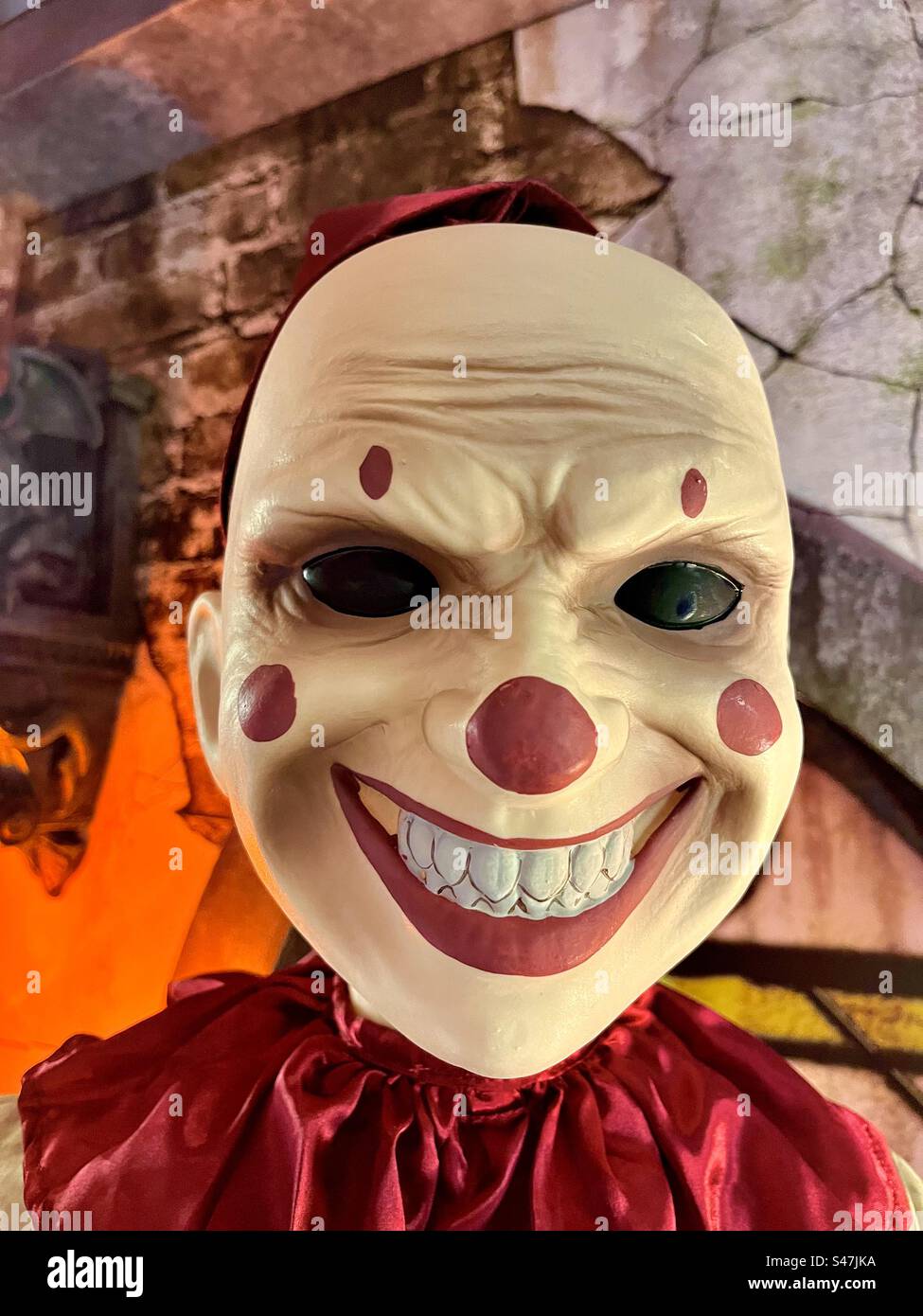 Sorriso inquietante immagini e fotografie stock ad alta risoluzione - Alamy