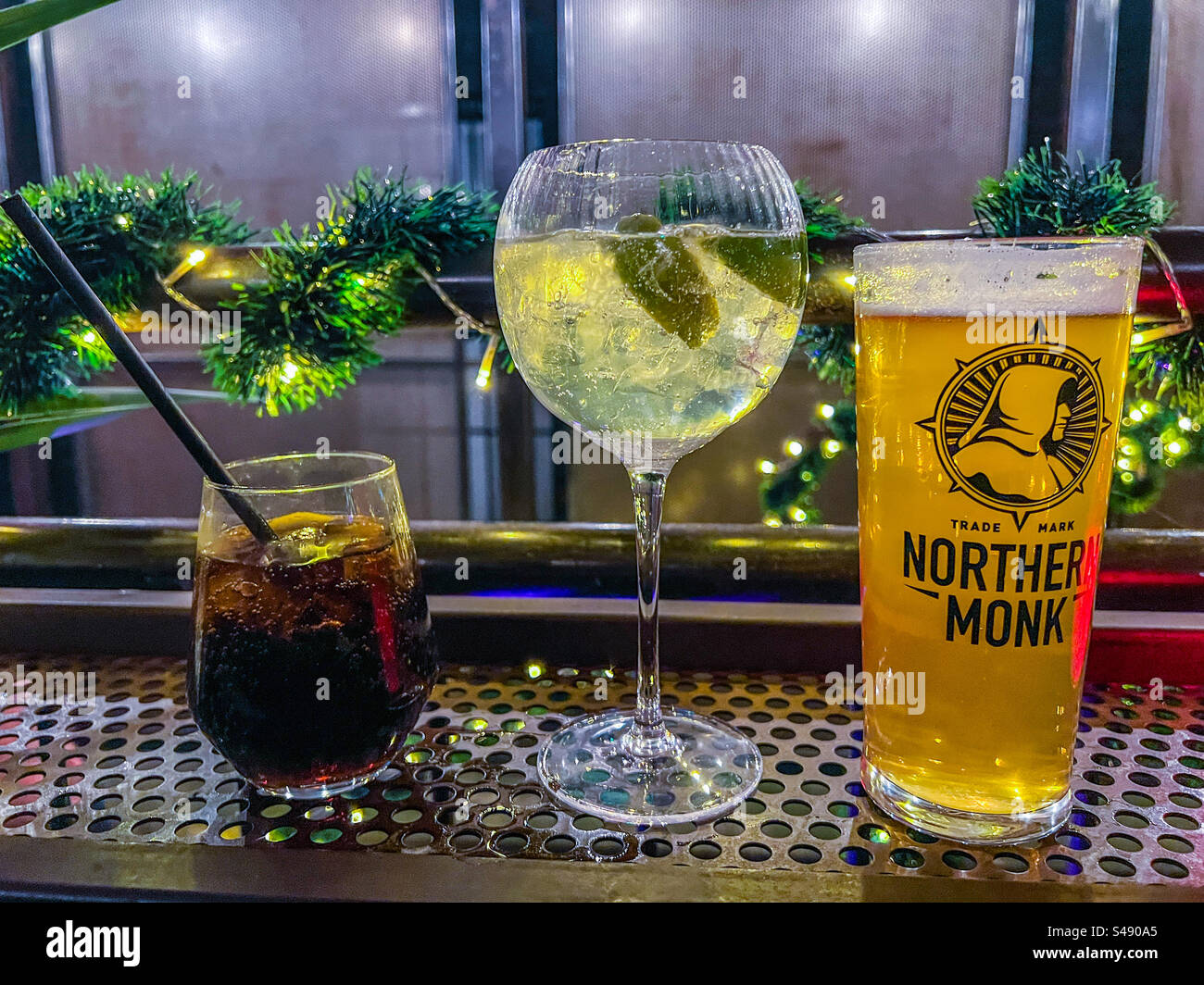 Pinta de coca cola immagini e fotografie stock ad alta risoluzione - Alamy