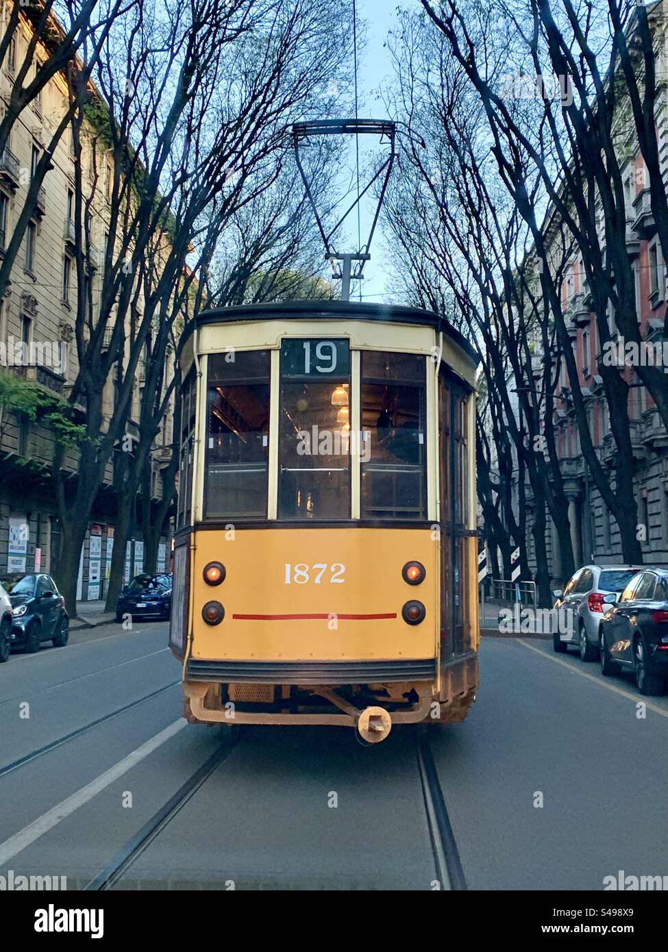 Milano tram immagini e fotografie stock ad alta risoluzione - Alamy