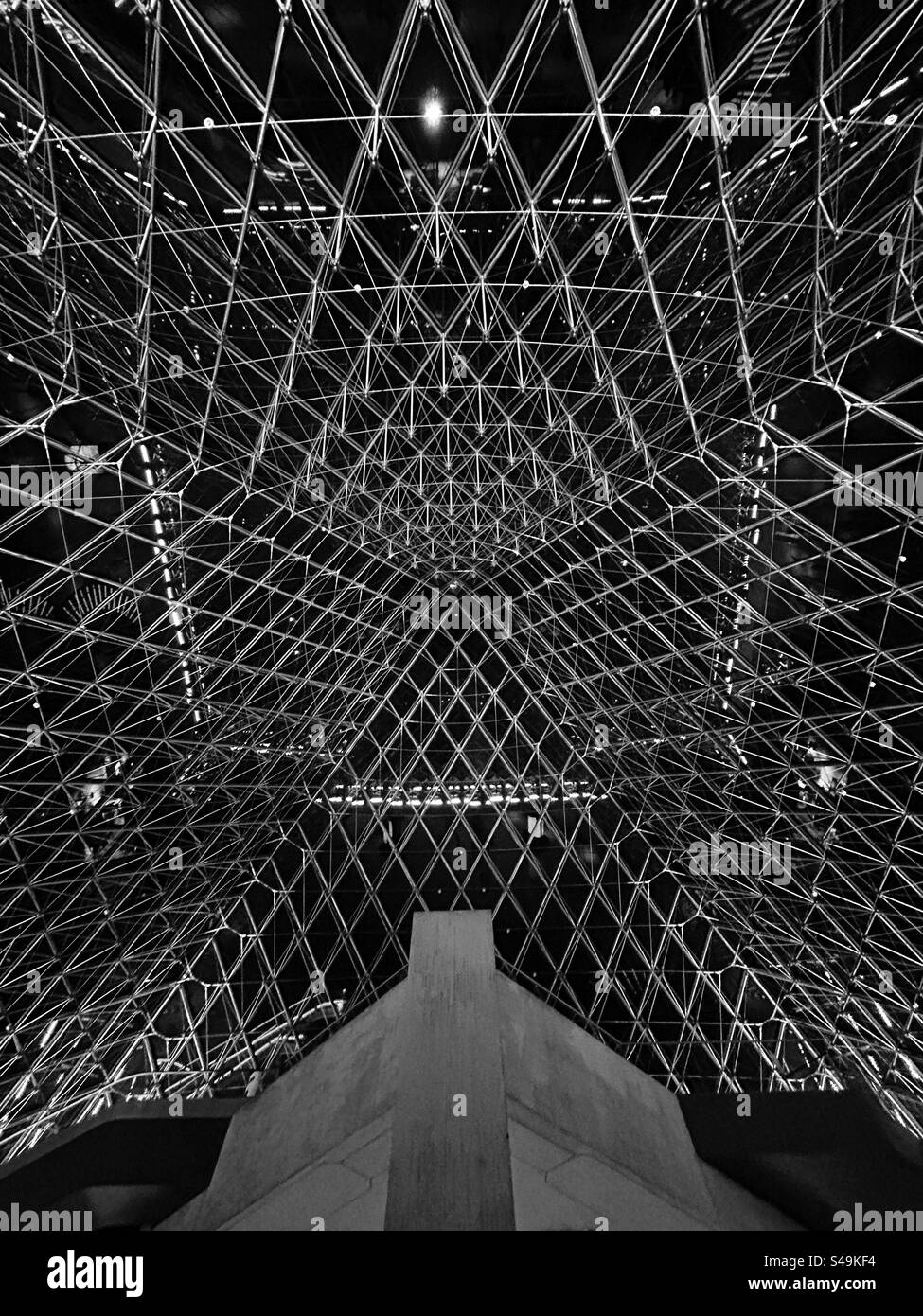 Louvre buildings immagini e fotografie stock ad alta risoluzione - Alamy