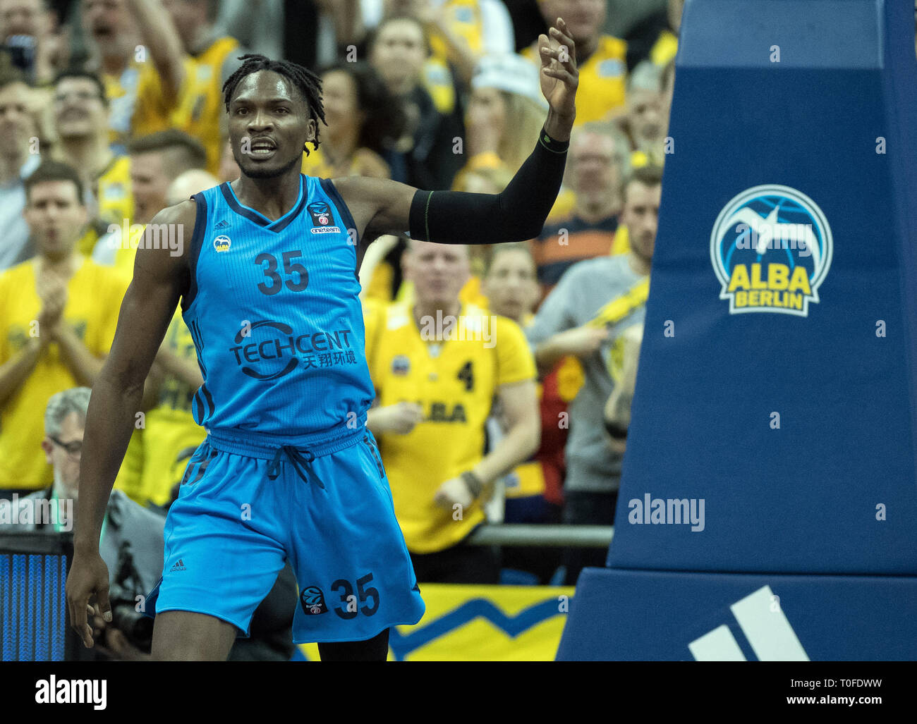 Landry nnoko di alba berlin immagini e fotografie stock ad alta ...