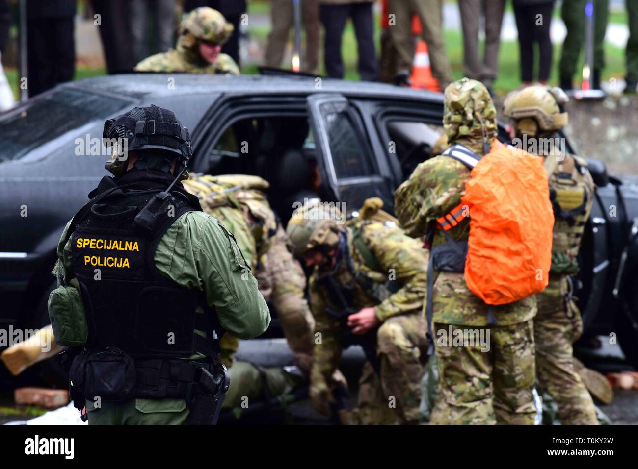 Croatian police immagini e fotografie stock ad alta risoluzione - Alamy