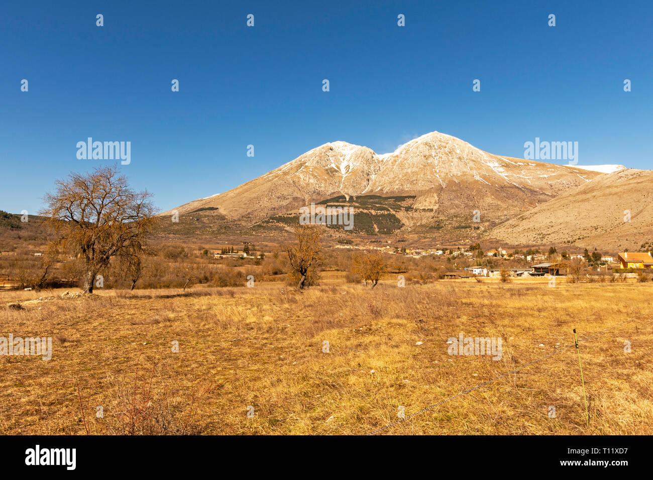 Monte velino immagini e fotografie stock ad alta risoluzione - Alamy