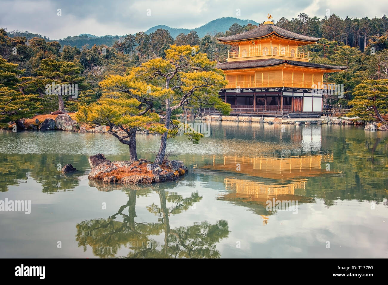 Kinkakuji Kyoto Giappone Immagini e Fotos Stock - Alamy