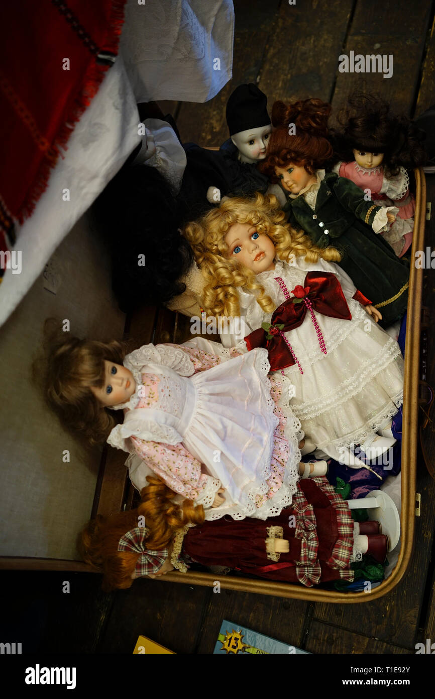 Bambole di porcellana immagini e fotografie stock ad alta risoluzione ...