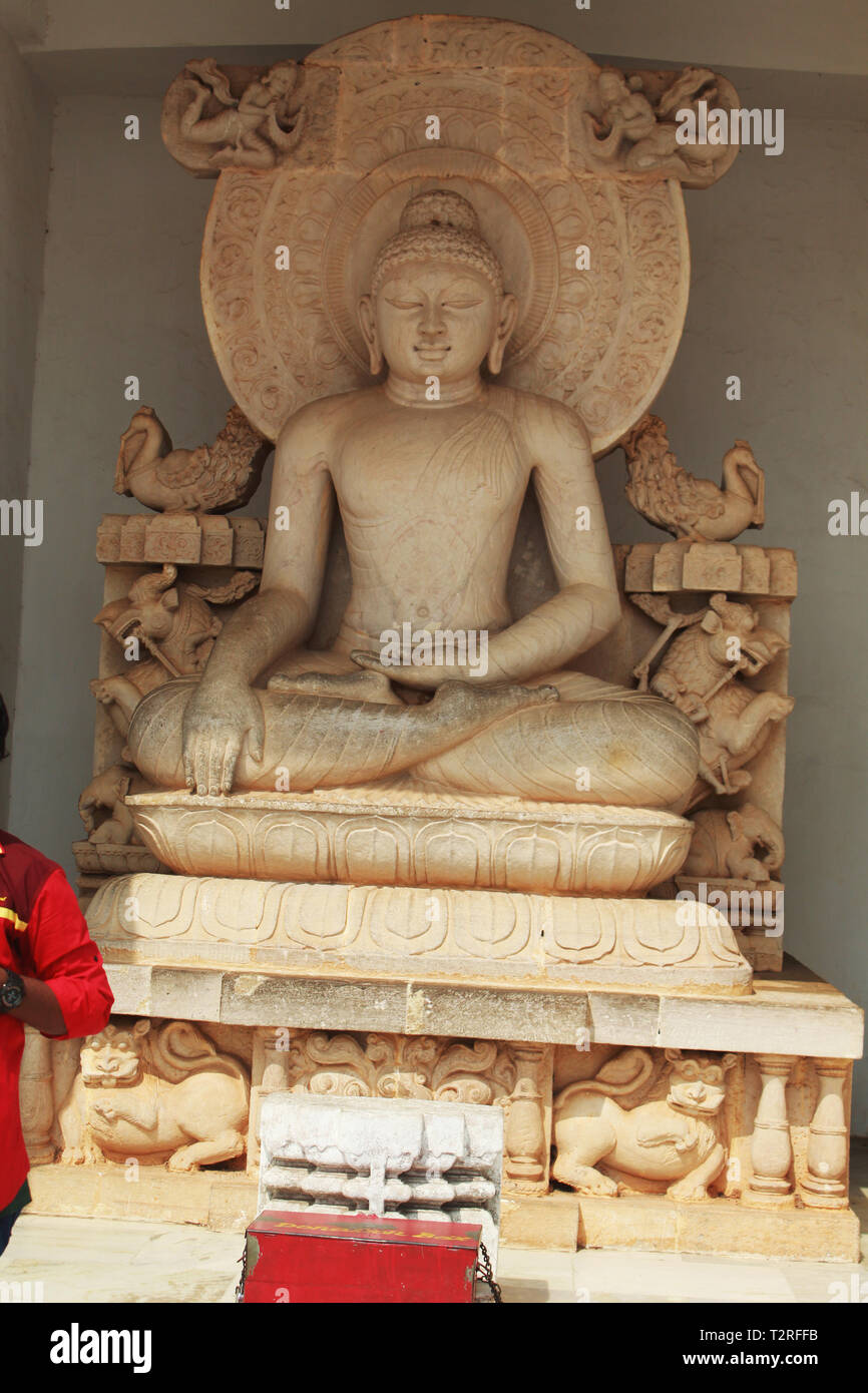 Buddhadev che mostra i mudra della mano immagini e fotografie stock ad ...