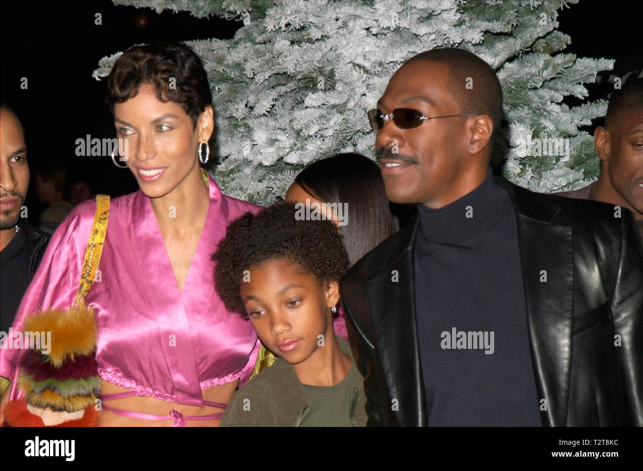 LOS ANGELES, CA. Novembre 08, 2000: Attore Eddie Murphy & moglie e ...