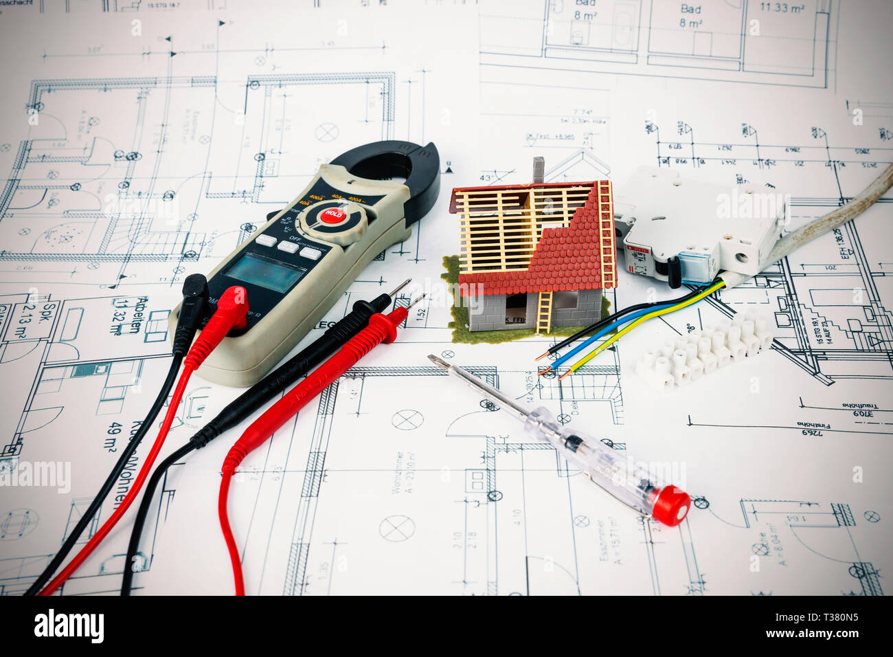 Schemi elettrici elettrici immagini e fotografie stock ad alta ...