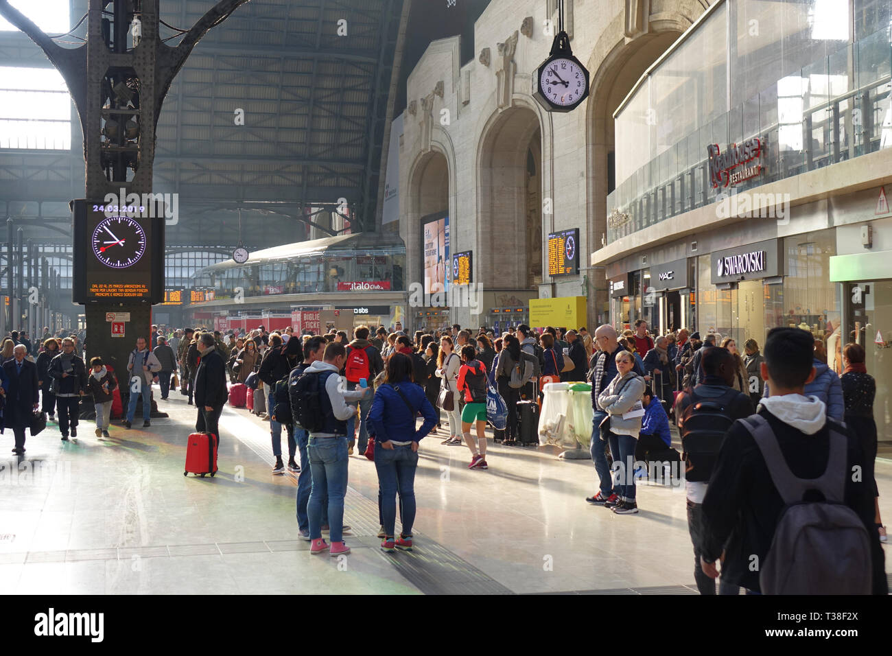 Stazione centrale di milano immagini e fotografie stock ad alta ...