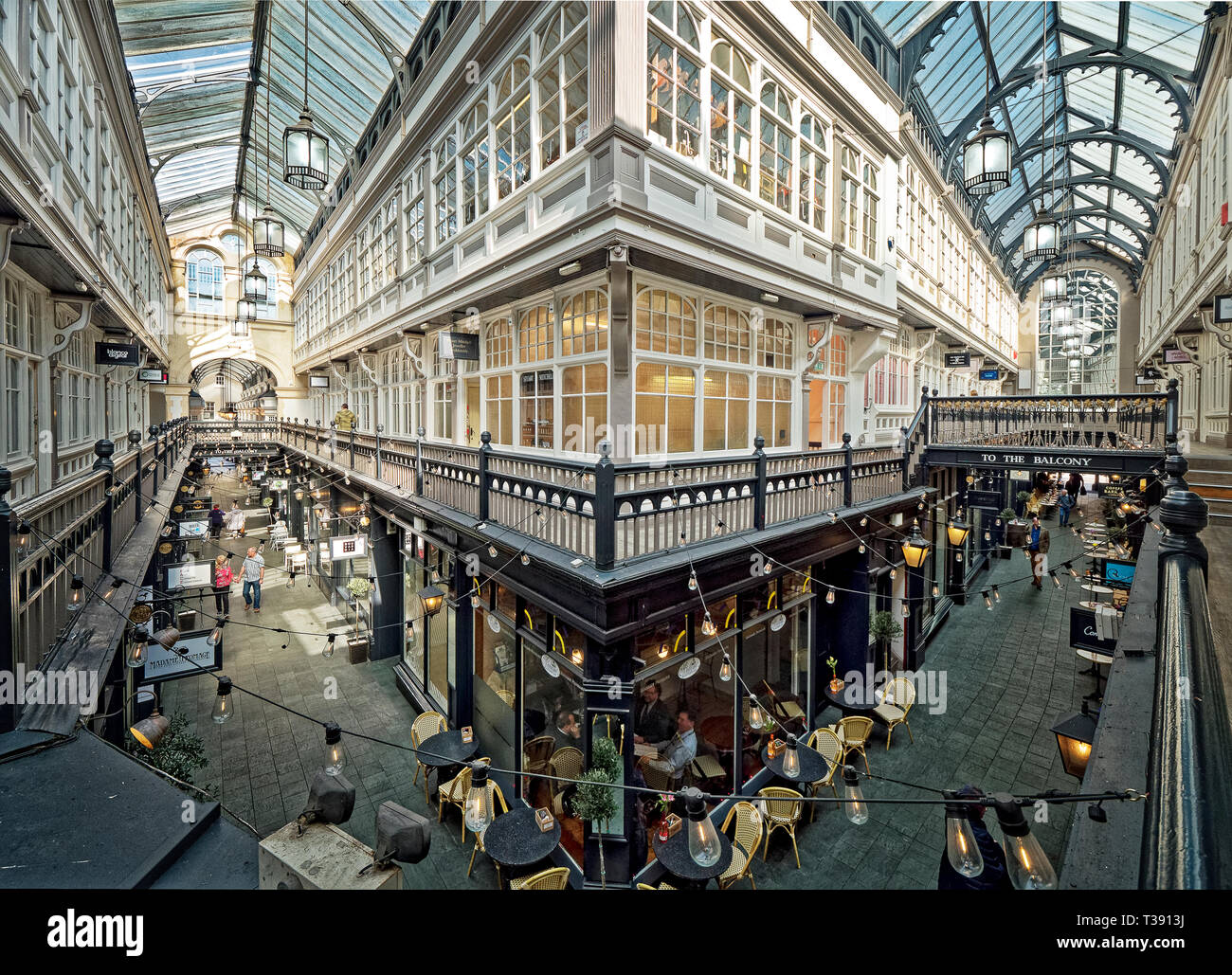 Centro della città cardiff immagini e fotografie stock ad alta ...
