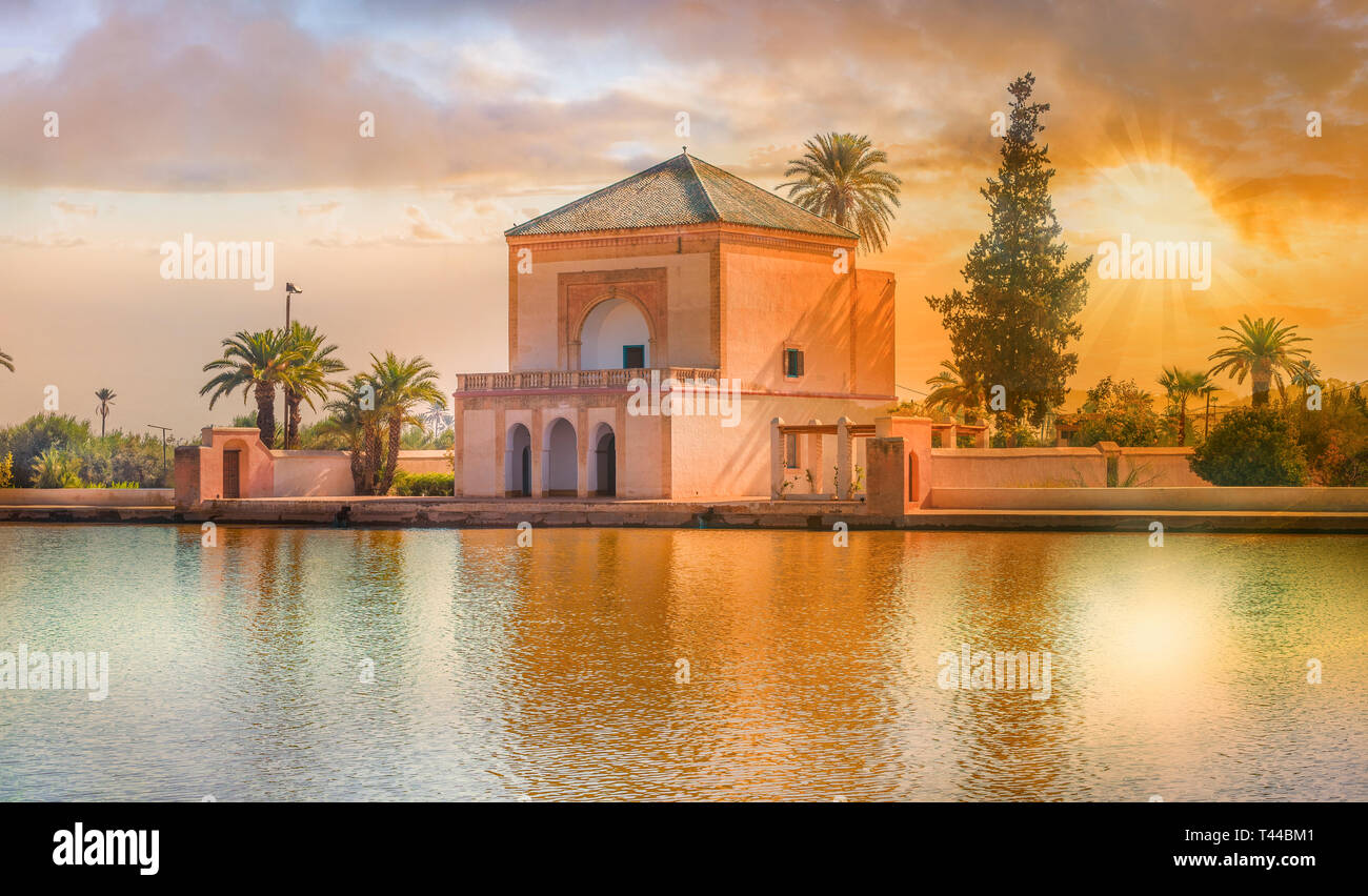 Giardini della menara della piscina immagini e fotografie stock ad alta ...