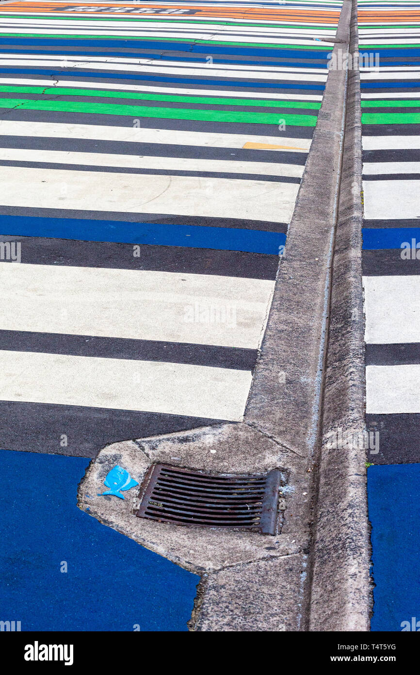 Linee larghe parallele immagini e fotografie stock ad alta risoluzione ...