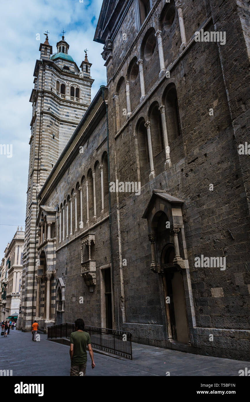 Cattedrale di Genova e Cattedrale di San Lorenzo (Italiano: Duomo di ...