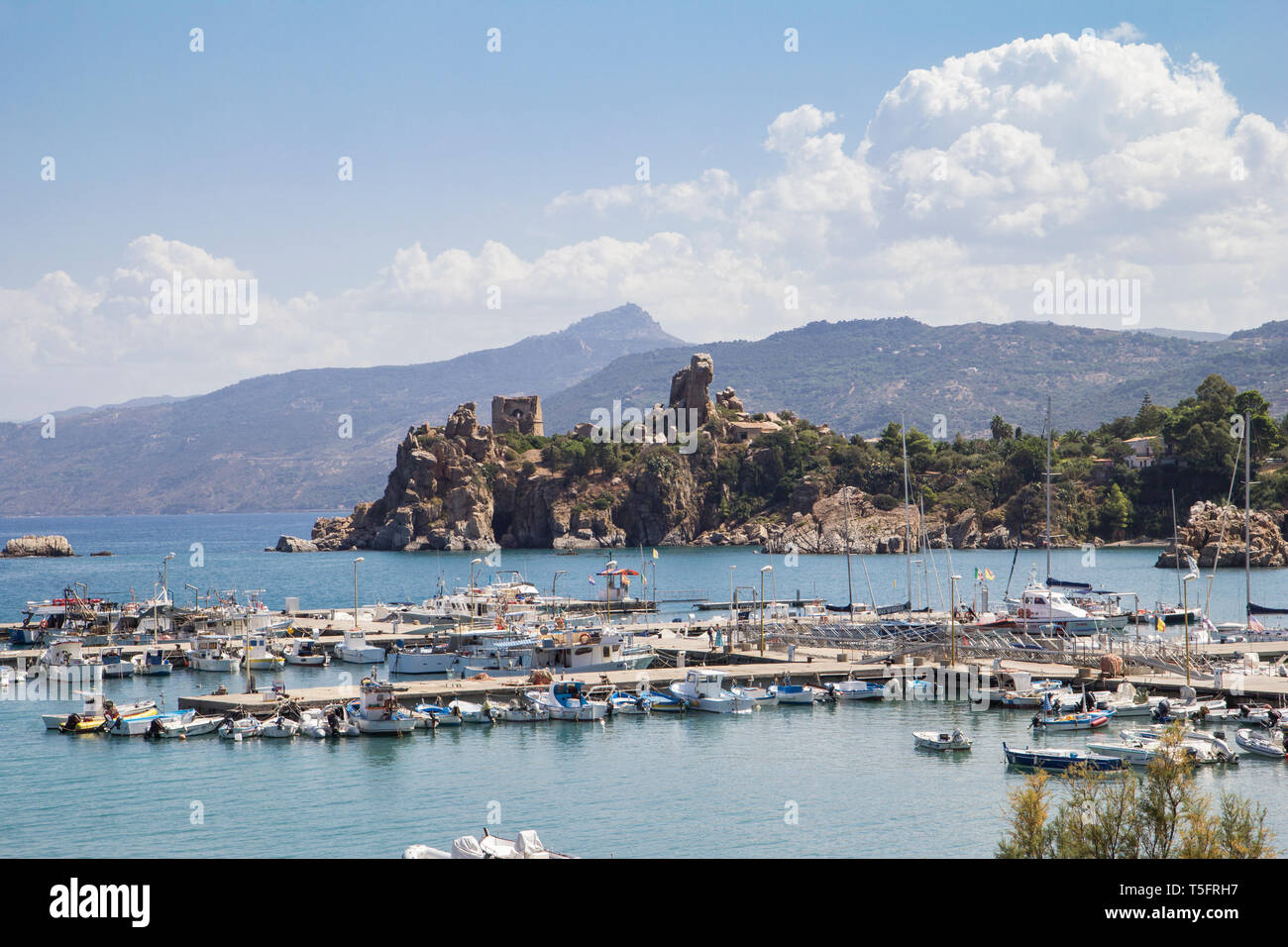 Castello di cefalu immagini e fotografie stock ad alta risoluzione - Alamy