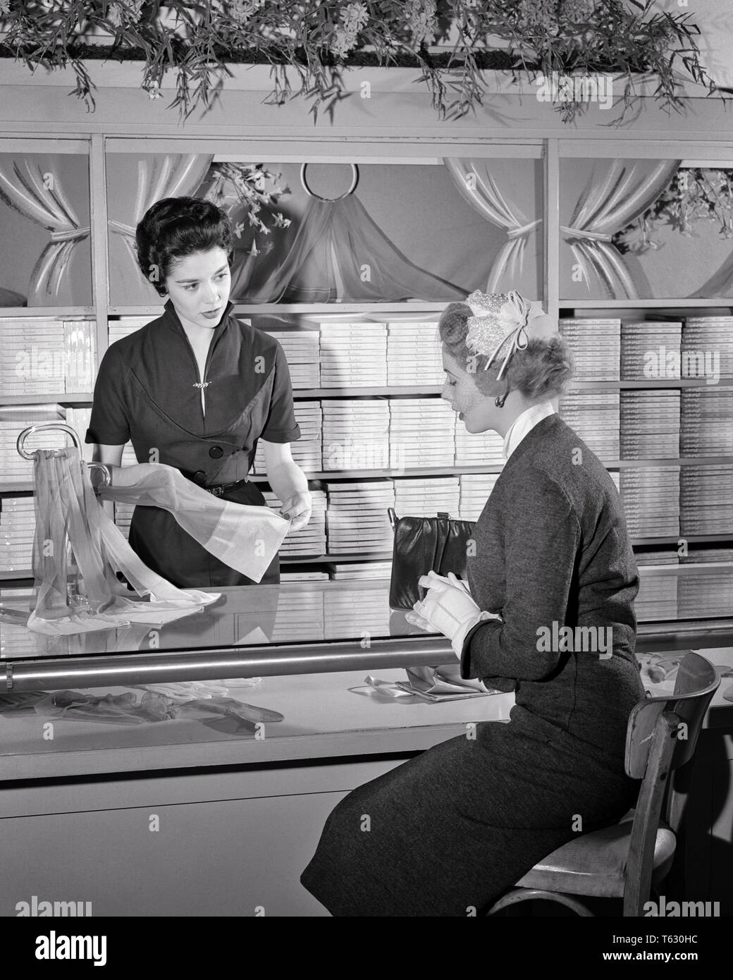 Department store 1950s immagini e fotografie stock ad alta risoluzione ...