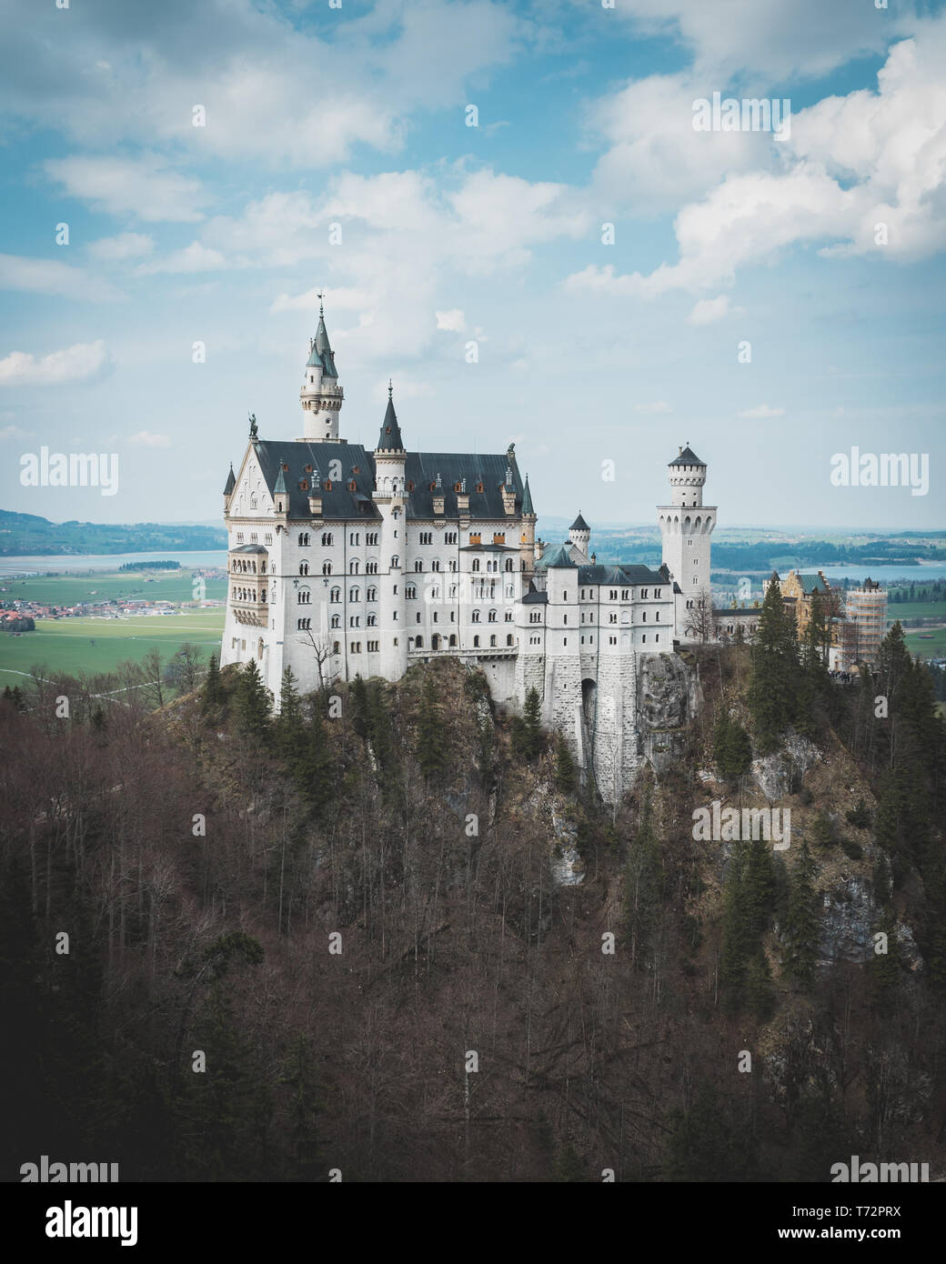 Castello di neuschwanstein sullo sfondo immagini e fotografie stock ad ...