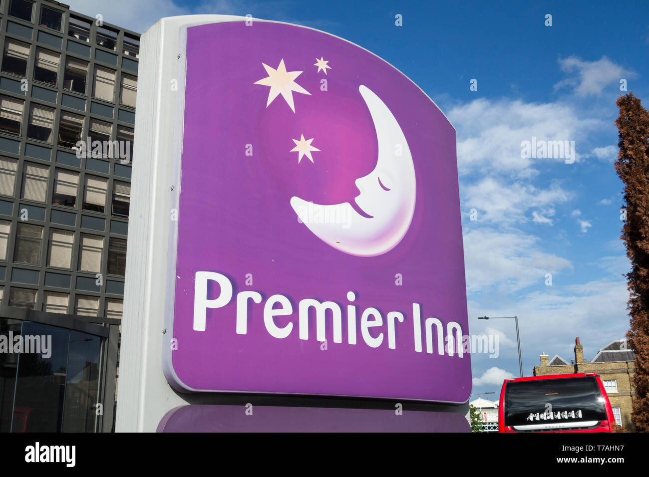 Logo esterno al premier inn immagini e fotografie stock ad alta ...