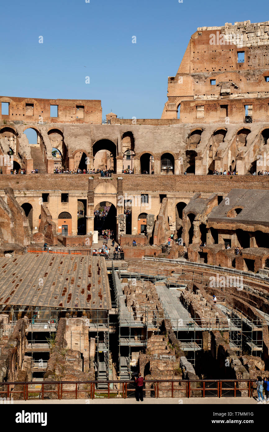 Il colosseo interno immagini e fotografie stock ad alta risoluzione - Alamy