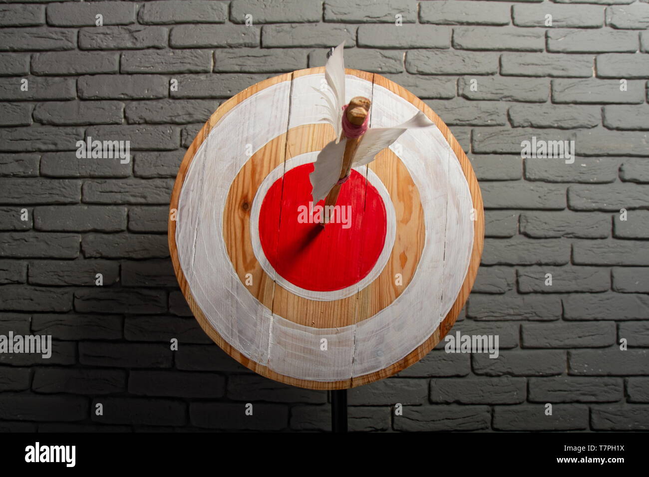 Target arrow immagini e fotografie stock ad alta risoluzione - Alamy