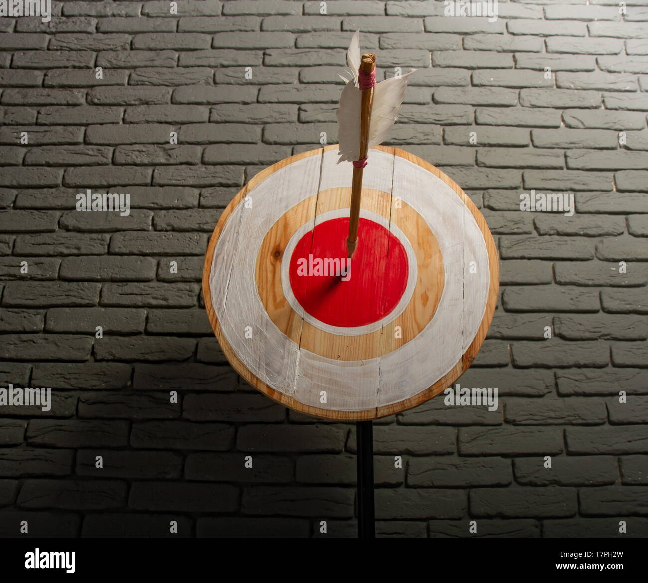 Target arrow immagini e fotografie stock ad alta risoluzione - Alamy