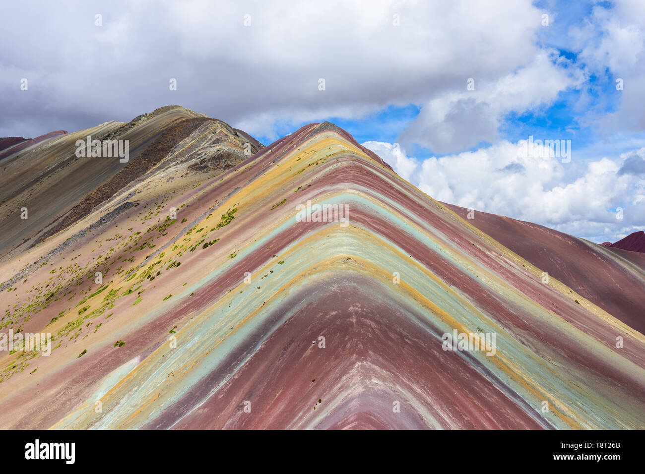 Rainbow mountains peru immagini e fotografie stock ad alta risoluzione ...