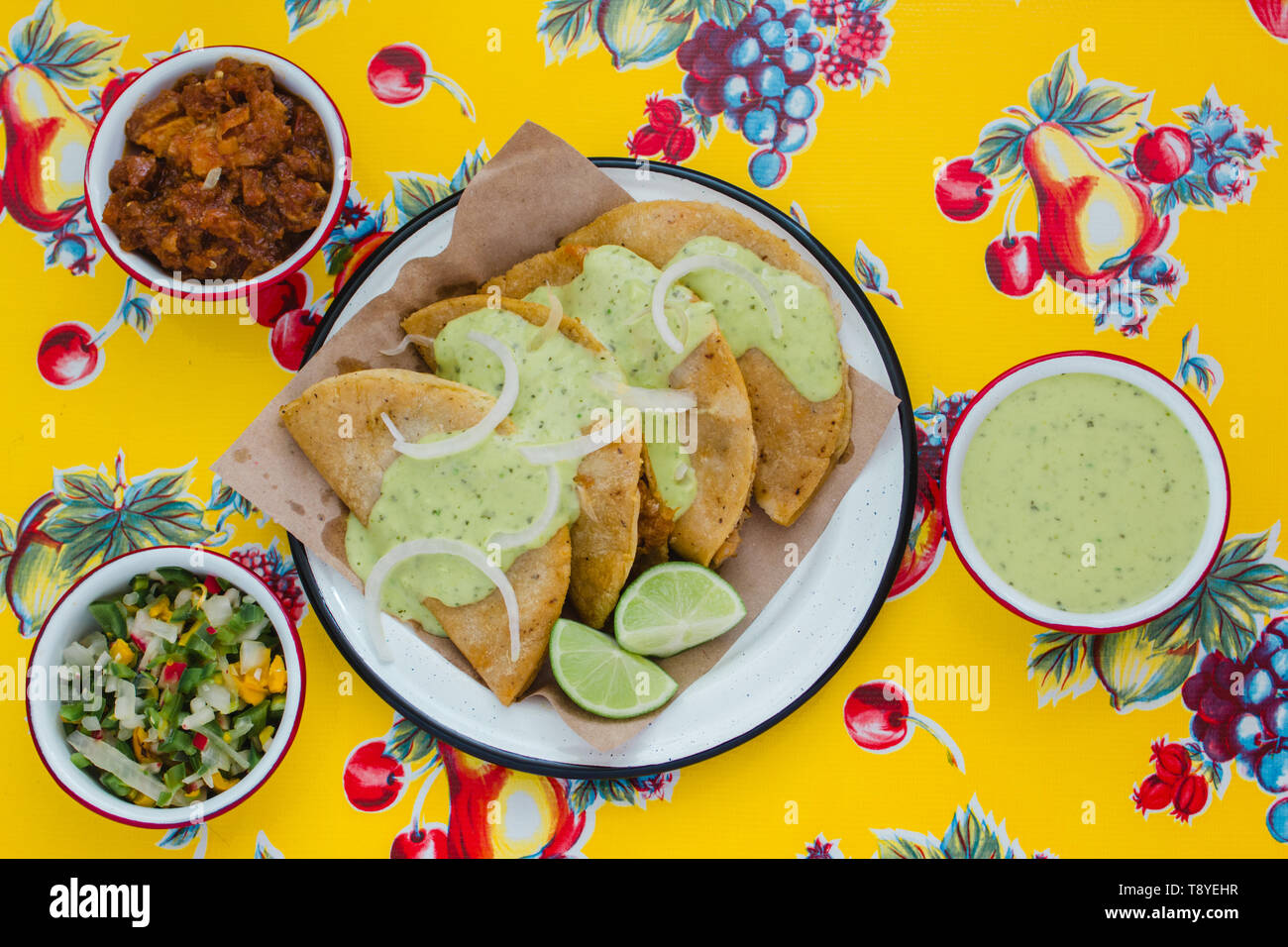 Tacos de canasta immagini e fotografie stock ad alta risoluzione - Alamy
