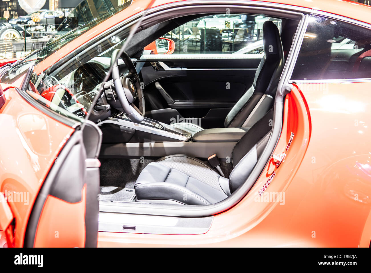 Bruxelles, Belgio, Jan 17, 2019: rosso metallizzato tutto nuovo Porsche ...