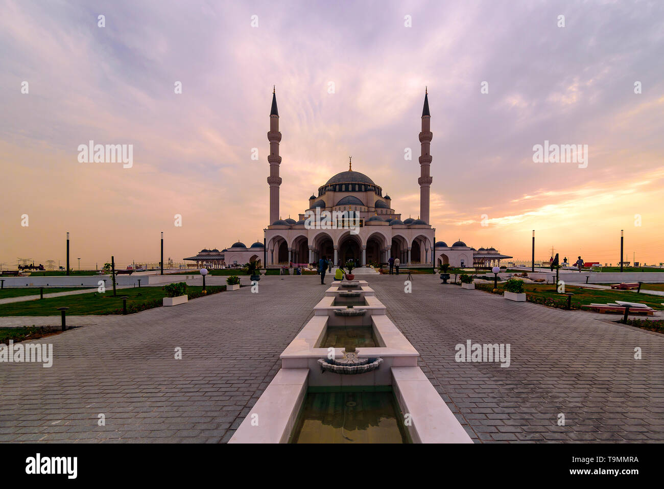 Visitare la moschea immagini e fotografie stock ad alta risoluzione - Alamy