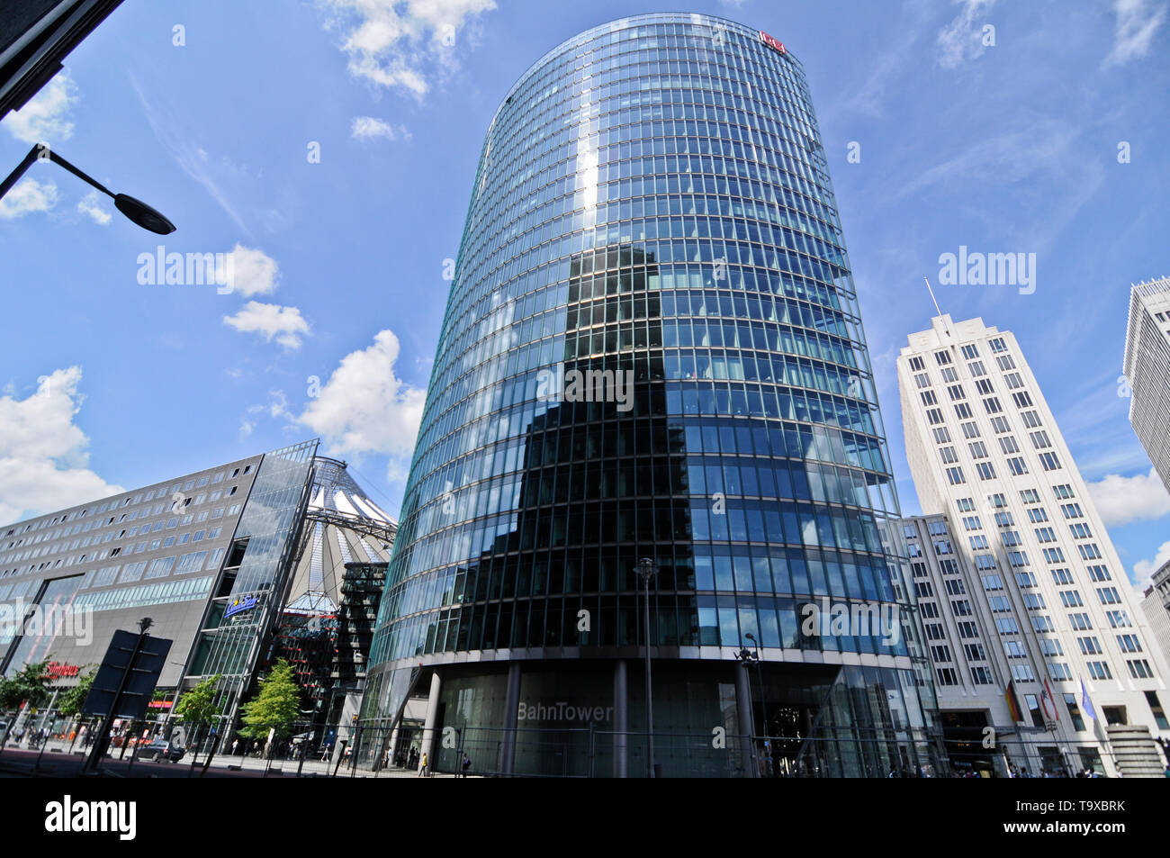 Bahntower berlin immagini e fotografie stock ad alta risoluzione - Alamy