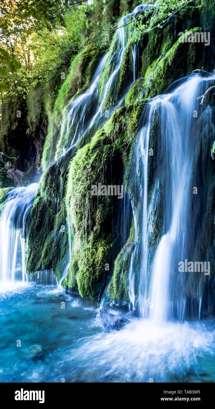 Bellissima cascata immagini e fotografie stock ad alta risoluzione - Alamy