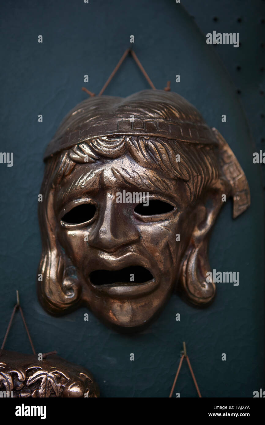 Maschera greca classica immagini e fotografie stock ad alta risoluzione ...