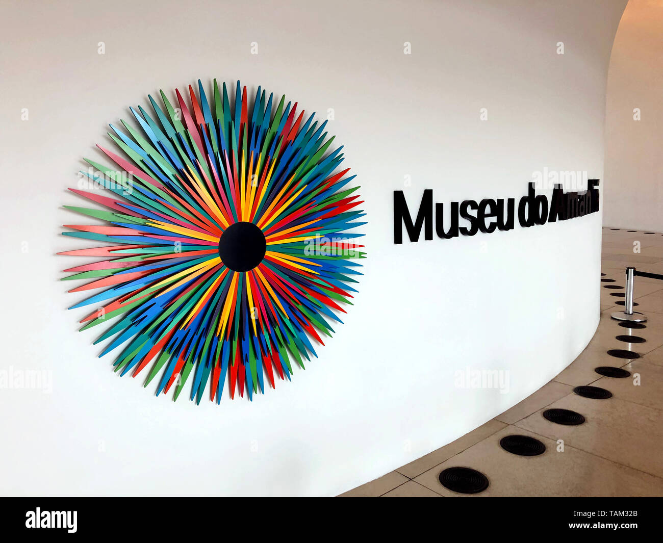 Logo del museo moderno immagini e fotografie stock ad alta risoluzione ...