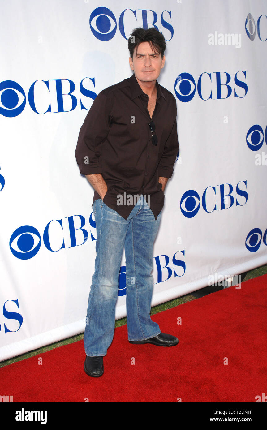 Charlie sheen immagini e fotografie stock ad alta risoluzione - Alamy