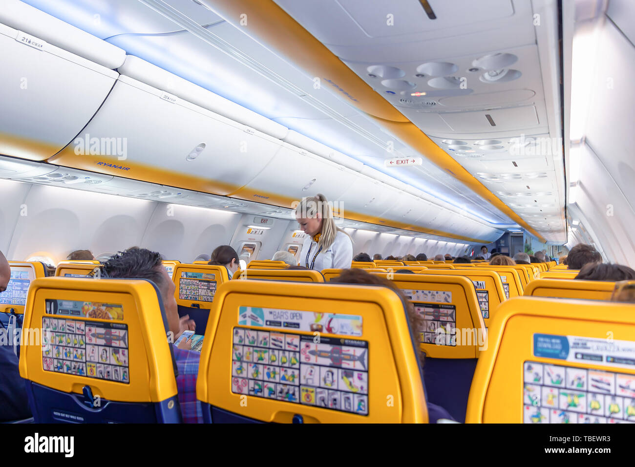 Ryanair 737 posti immagini e fotografie stock ad alta risoluzione - Alamy