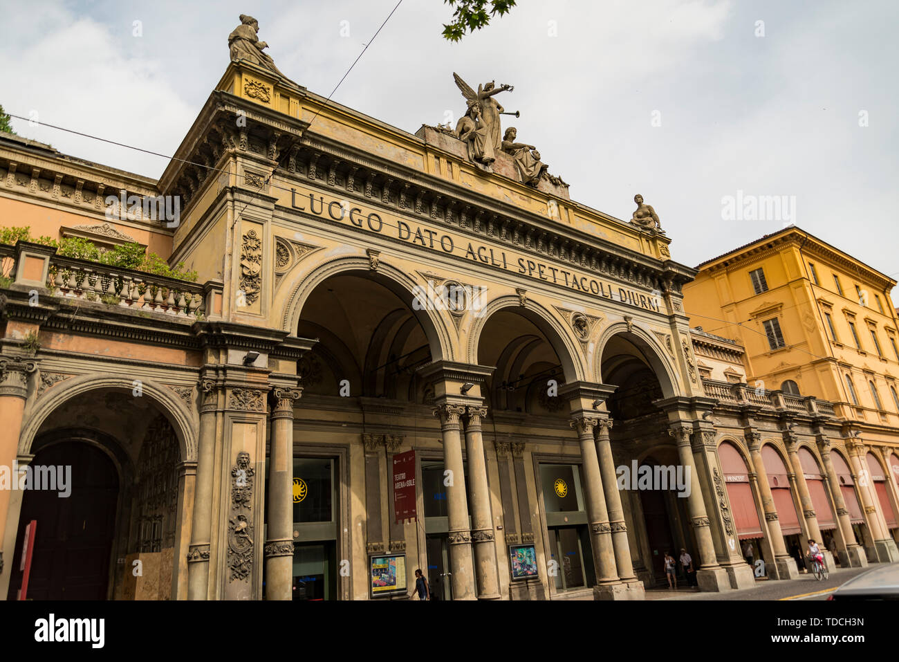 Teatro di bologna immagini e fotografie stock ad alta risoluzione - Alamy