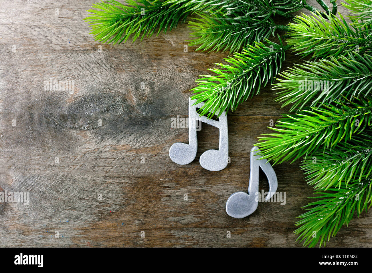 Albero di natale con note musicali immagini e fotografie stock ad alta ...
