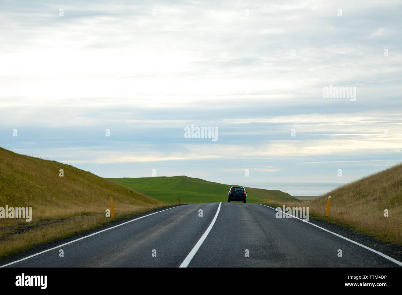 Autisti sull'autostrada di campagna immagini e fotografie stock ad alta ...