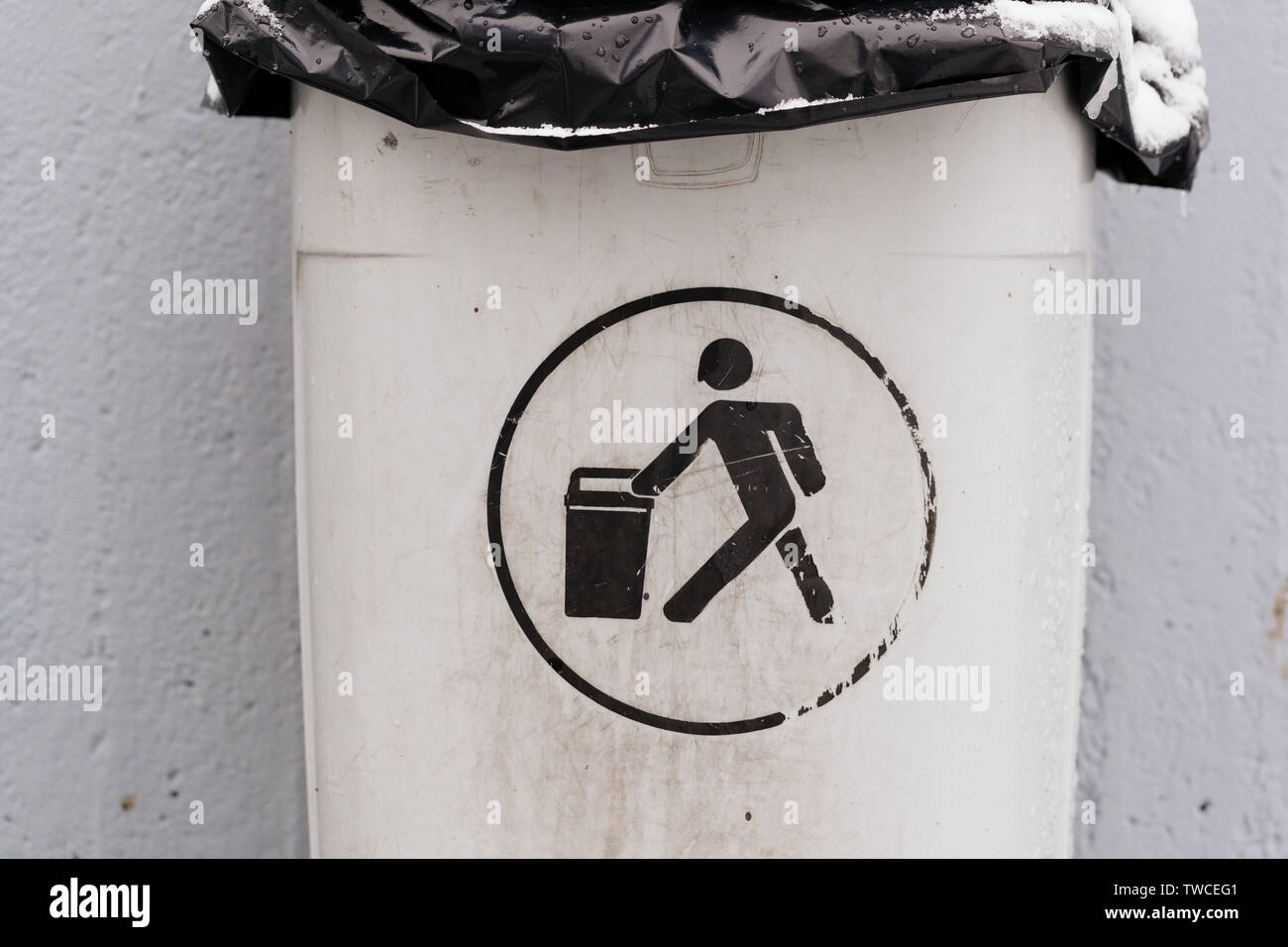 Cartoon recycling symbol immagini e fotografie stock ad alta ...